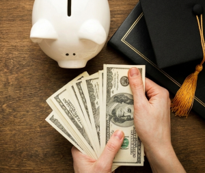 Bono de USD 829 para estudiantes: cómo acceder a las becas Jóvenes del ...